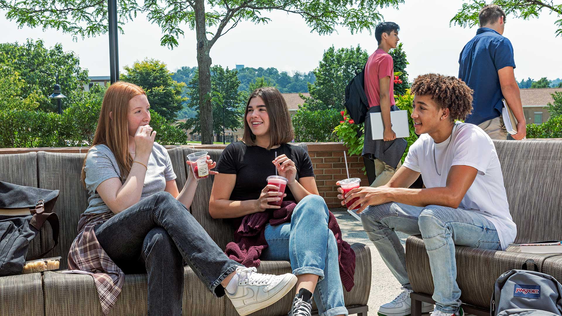 Gen Z’s Digital Shift Gives Rise to Self-Service College Dining | Elior ...